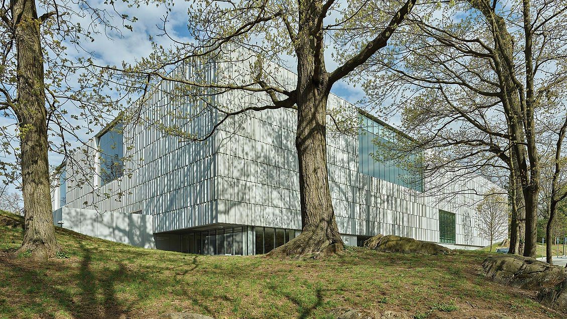 The Bruce Museum by EskewDumezRipple Integrates Spaces for Science and ...