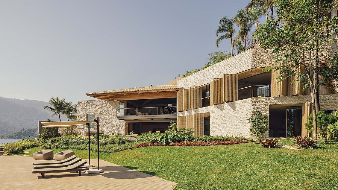 Studio Arthur Casas Turns to Nature to Reimagine a Weekend House on ...