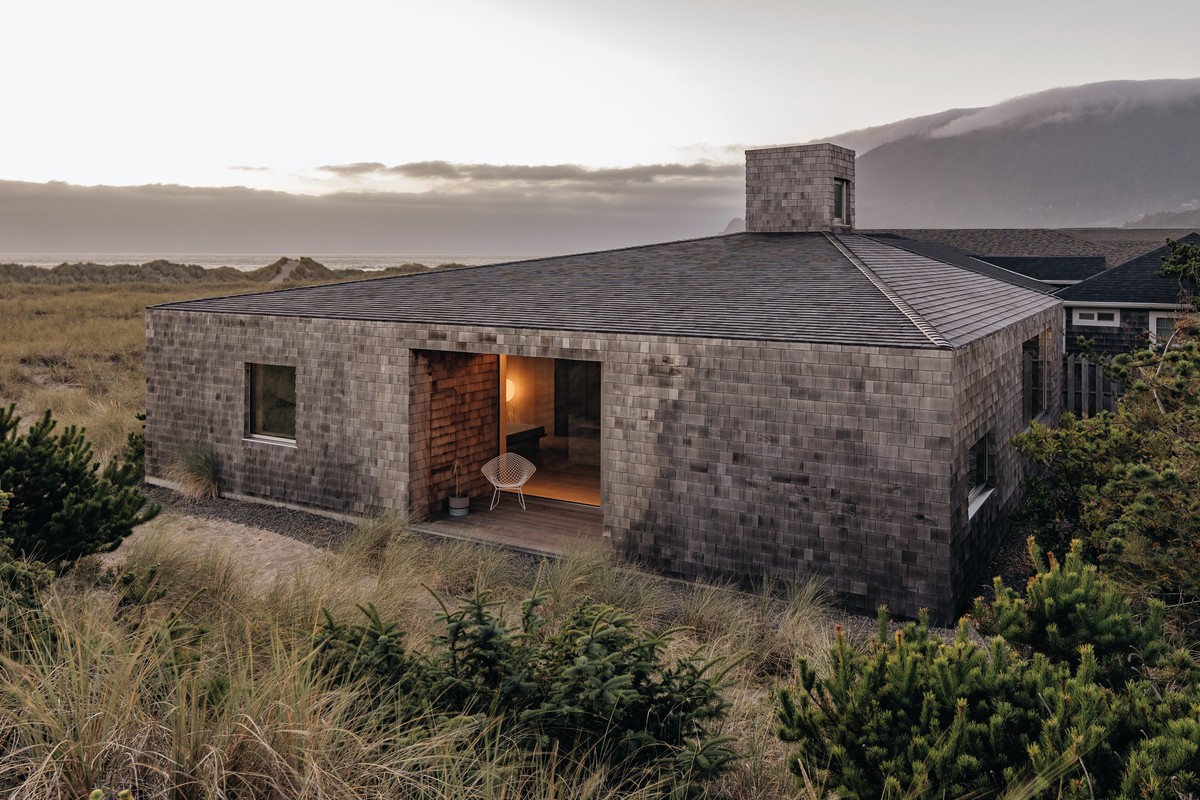 Waechter Architecture Clads a Modest Getaway on the Oregon Coast ...