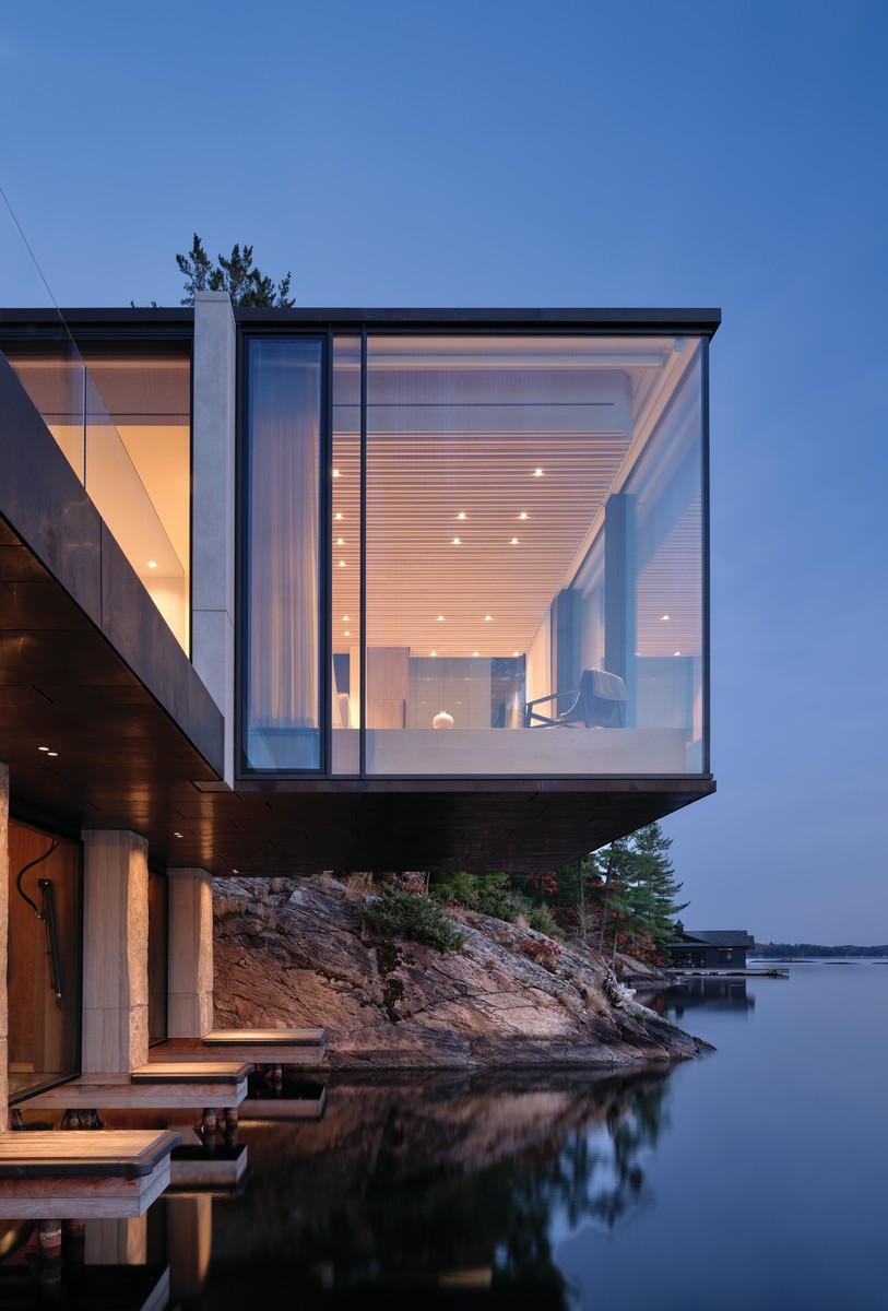 A Family Enlists Hariri Pontarini to Realize a Sprawling Lakeside ...