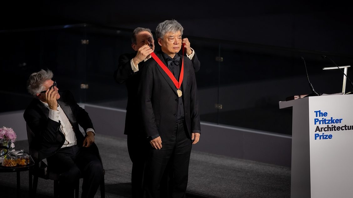 Liu Jiakun Presented with 2025 Pritzker Prize at the Louvre Abu Dhabi ...